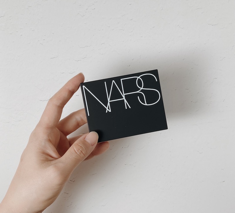 【ツヤ肌でも崩れにくいとの噂を検証】NARS ライトリフレクティング セッティングパウダー | こっそりブログ
